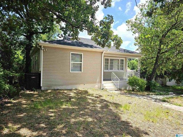 1556 Mountain Dr, Tarrant, AL 35217