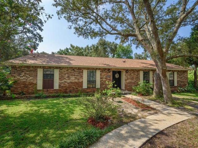 1556 Oak Shore Dr, Gulf Breeze, FL 32563