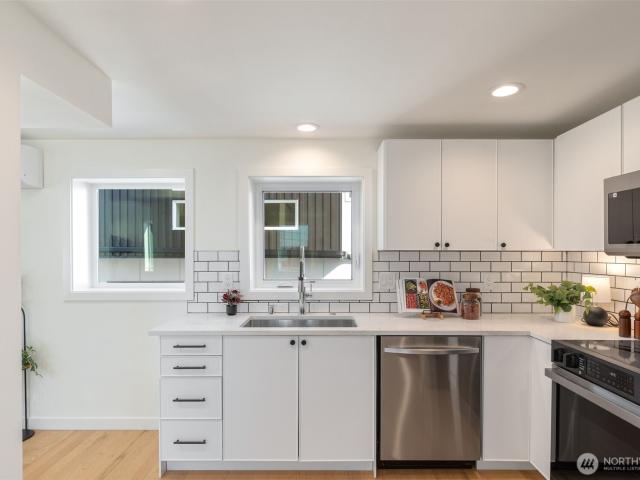 1556 S Pearl St, Unit C, Seattle, WA 98108 | MLS #2538