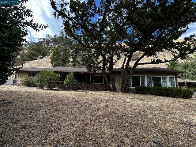 1556 Springbrook Rd, Walnut Creek, CA 94597