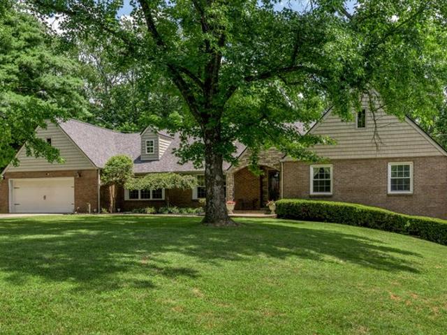 1556 Wellesley Dr, Lexington, KY 40513