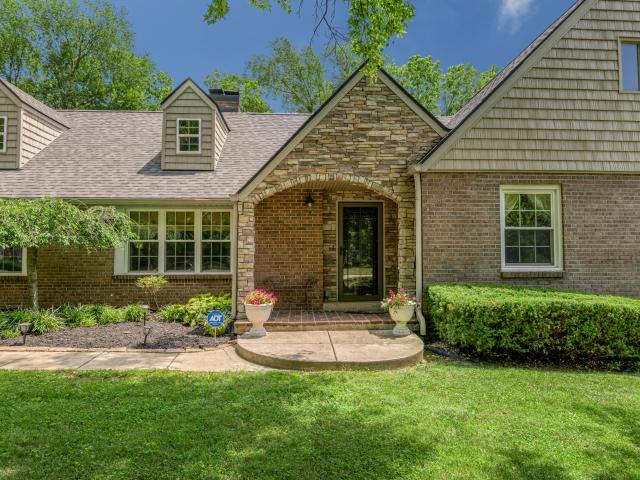 1556 Wellesley Drive