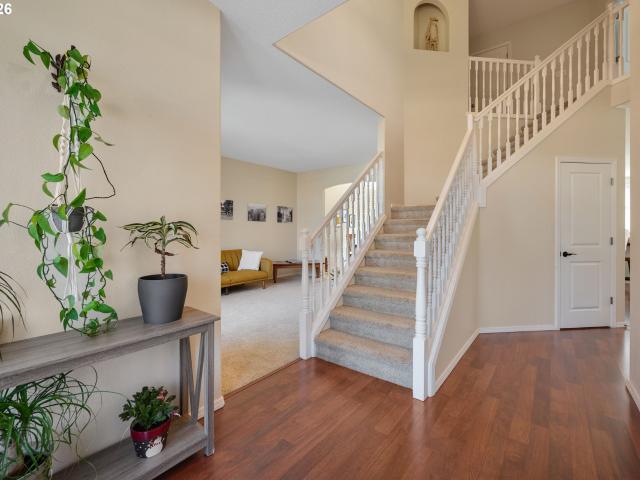 15572 se gladys rose way
