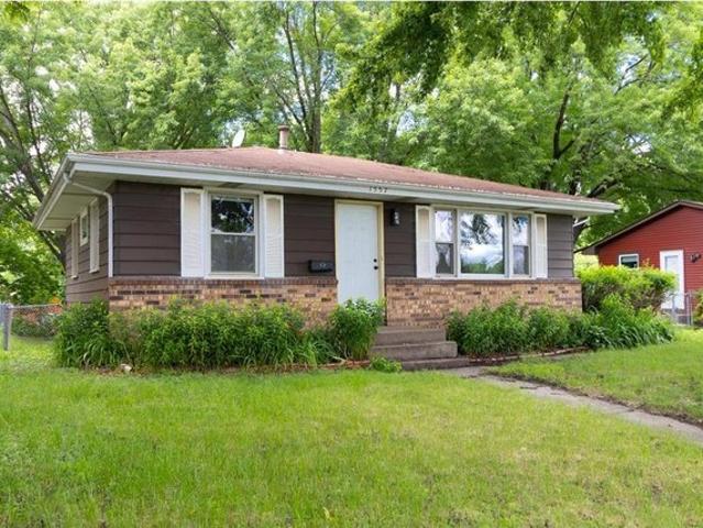 1557 Dale St N, Saint Paul, MN 55117