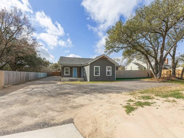 1557 E William J Bryan Pkwy, Bryan, TX 77803