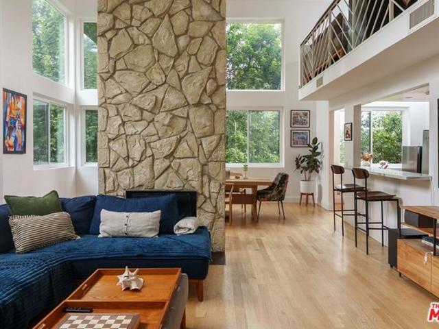 1557 S Beverly Glen Blvd Apt 310, Los Angeles, CA 90024