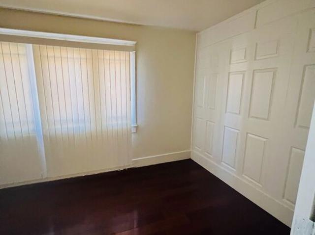 1557 W 29th Street
