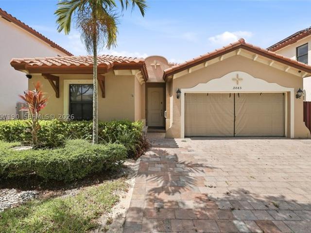 15585 SW 176th Ter, Miami, FL 33187