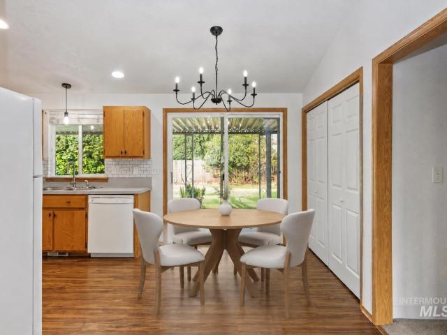1558 N Tina Marie Ave