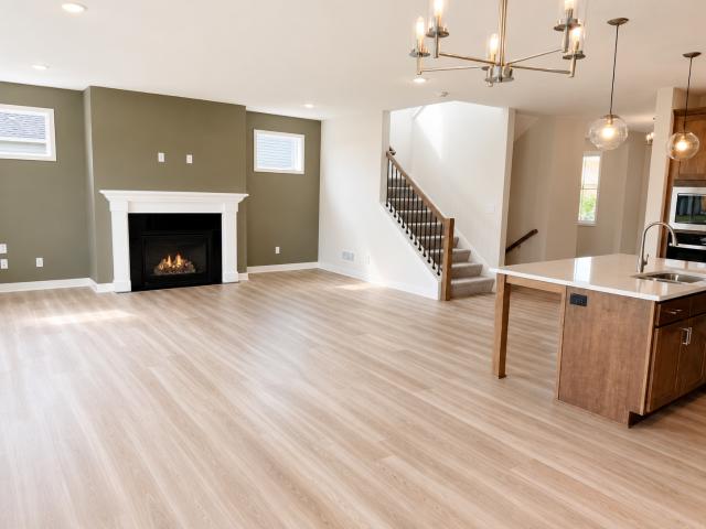1558 Applegate