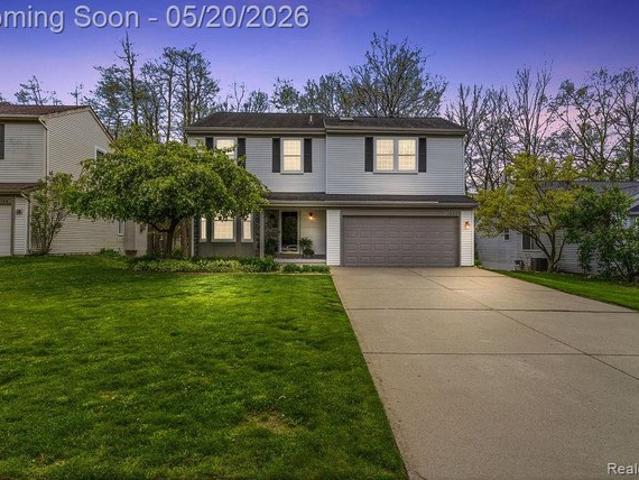 1558 Chelsea Cir, Hartland Township, MI 48843
