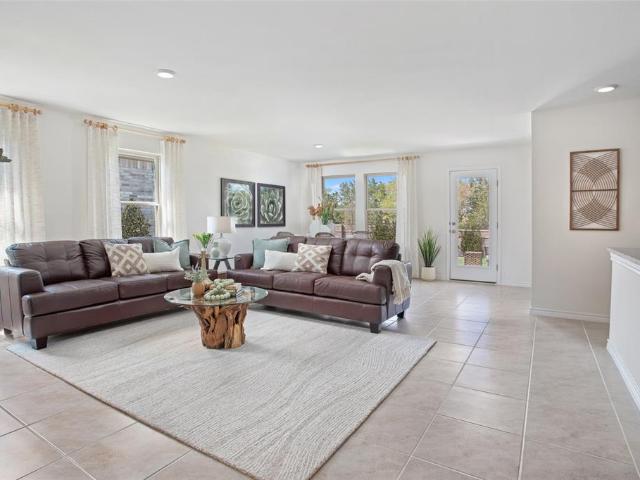 1558 Kingsbridge Drive