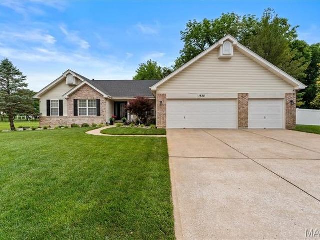 1558 Prospect Lakes Dr, Wentzville, MO 63385
