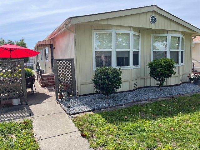 1558 Royal Oak Dr, Petaluma, CA 94954