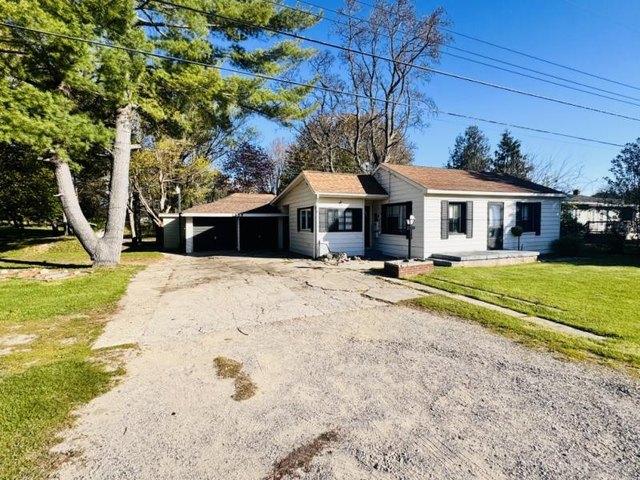 1559 E Caro Rd, Caro, MI 48723