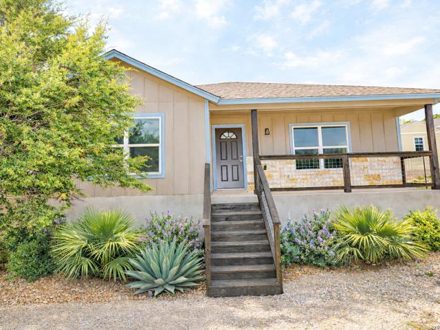 1559 Golf Course Dr, Spring Branch, TX 78070 | MLS #1812