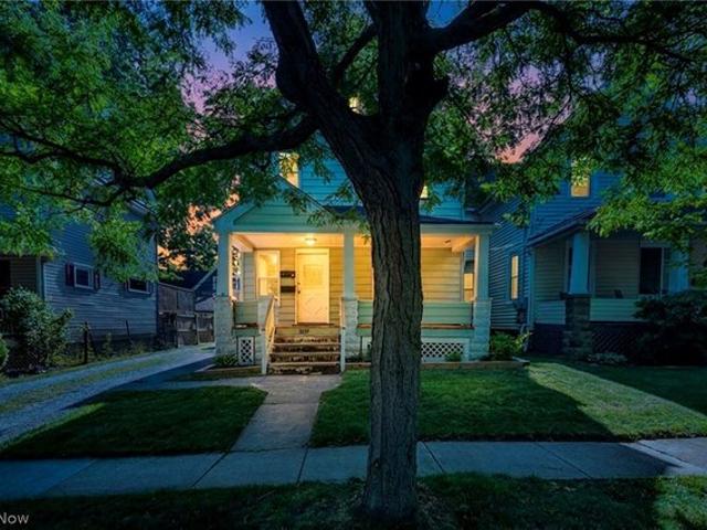 1559 Hopkins Ave, Lakewood, OH 44107