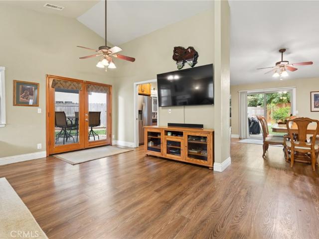 1559 La Linda Lane
