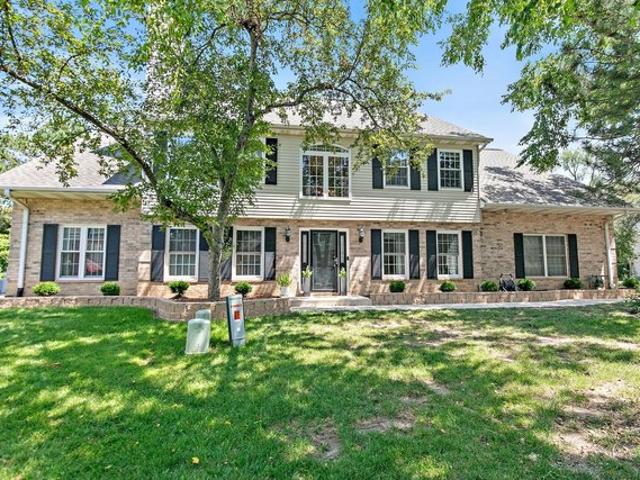1559 Laurel Oaks Dr, Streamwood, IL 60107