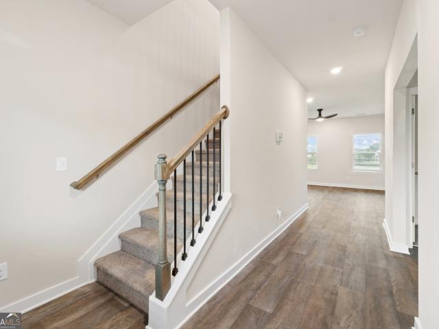 1559 Sungrown Way