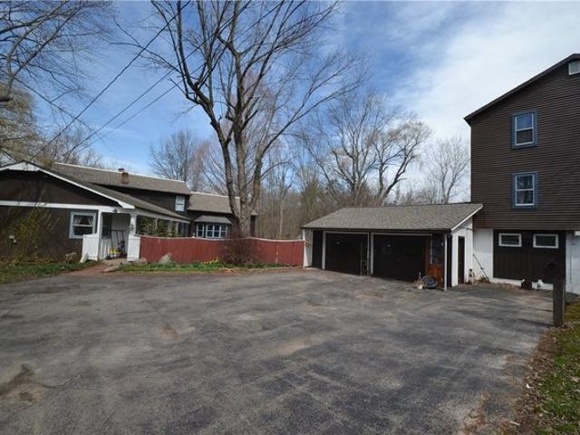 1559 1 Paddy Ln, Macedon, NY 14502