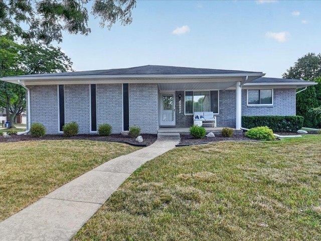 15500 Sherwood Ln, Fraser, MI 48026
