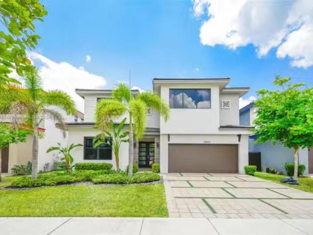 15502 NW 88TH CT, MIAMI LAKES, FL 33018 Single Family Residenc.
