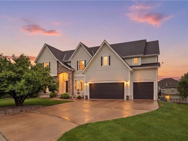 15505 Canterbury St, Overland Park, KS 66224