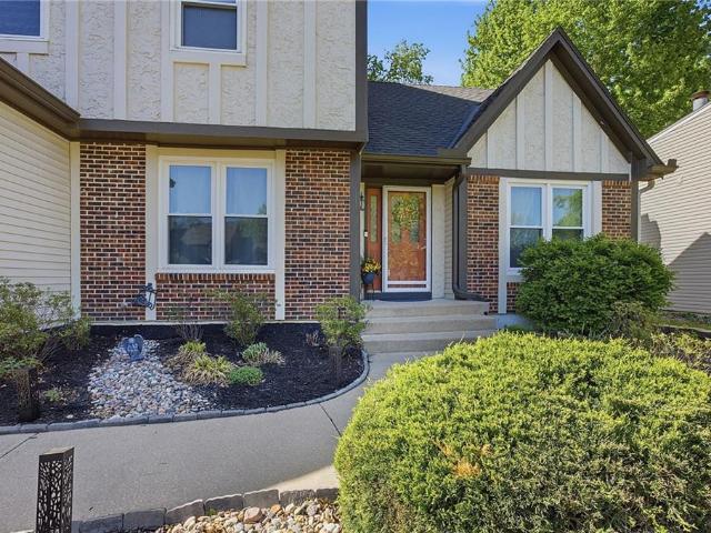 15506 W 92nd Pl, Lenexa, KS 66219 | MLS #2614 | Compass