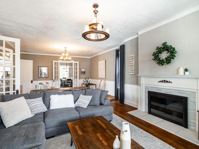 1550 E Irving Pl