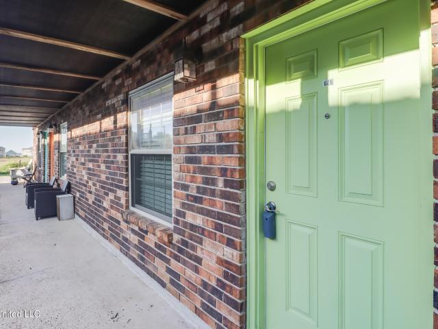 1550 E Second Street # T 121