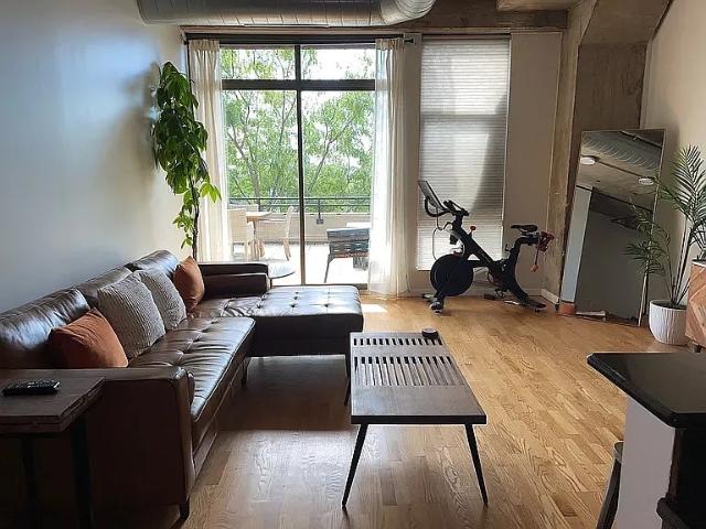 1550 S Blue Island Avenue # 424
