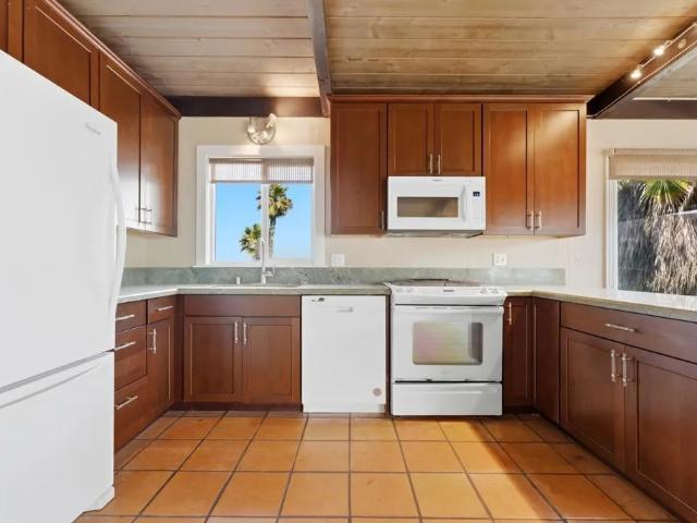1550 Seacoast Drive # A