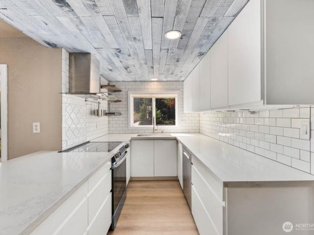 1550 th Avenue W