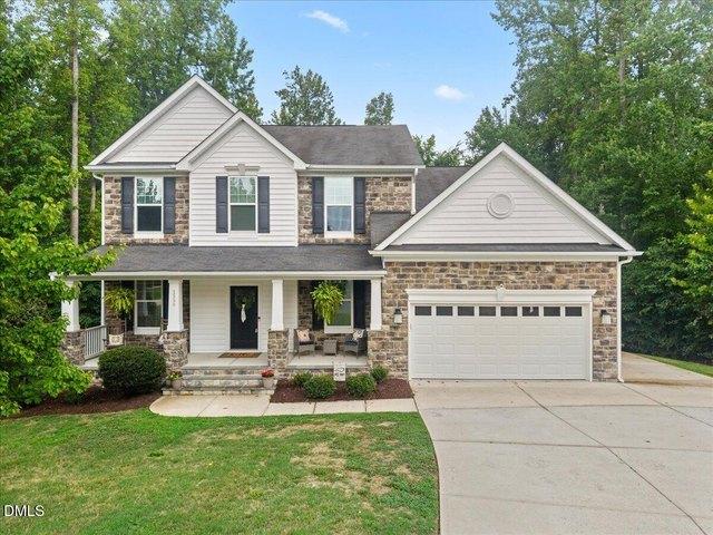 1550 Village Grove Ct, Hillsborough, NC 27278