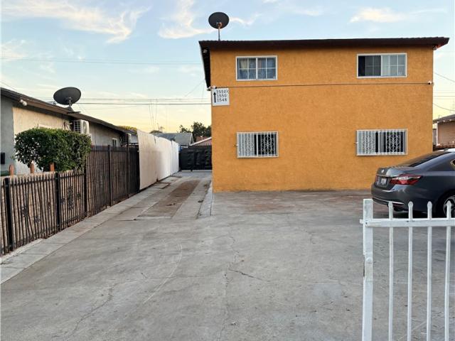 1550 W 59th Pl, Unit 2, Los Angeles, CA 90047 | MLS #SB26040 | Compass