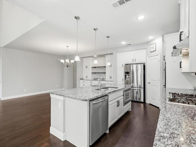15513 Bryant Park Avenue
