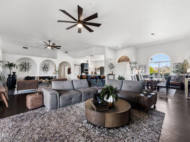 15513 e palisades boulevard