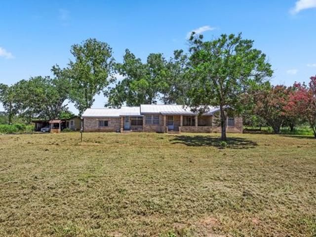 15510 US Highway 87 W, Adkins, TX 78101