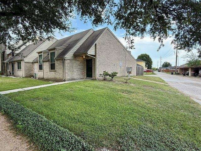 15510 Weldon Dr, Houston, TX 77032