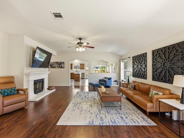 15514 Cadoz Dr