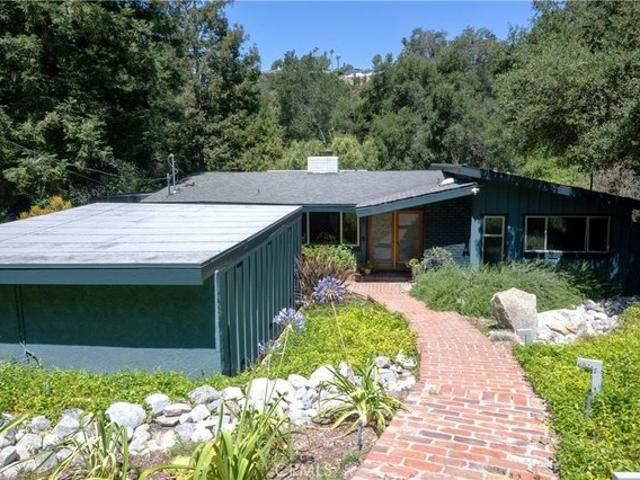 15515 Del Gado Dr, Sherman Oaks, CA 91403
