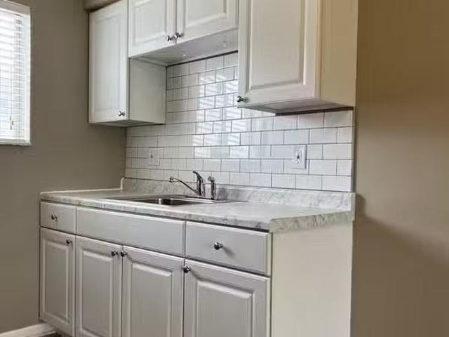 15515 East 10 Mile Road 10 15515 East 10 Mile Road