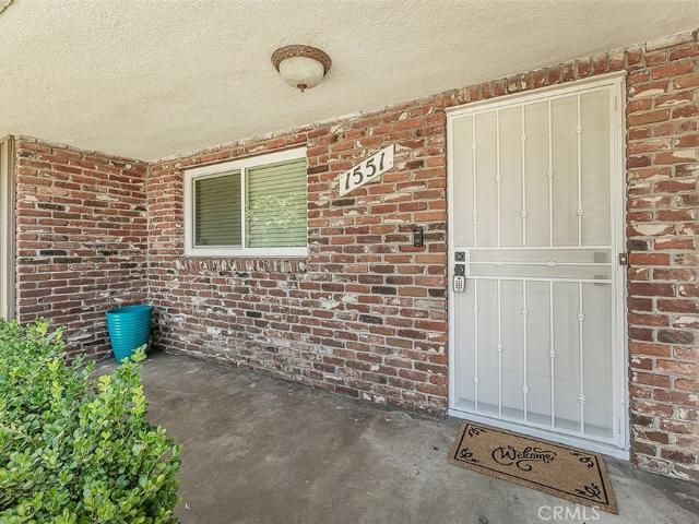 1551 E Almendra