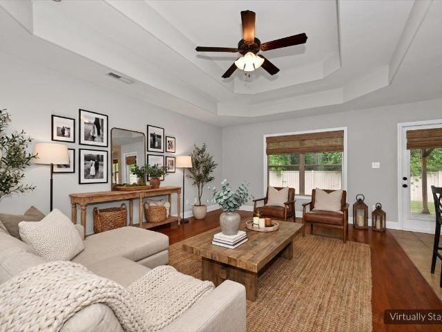1551 Heritage Cir