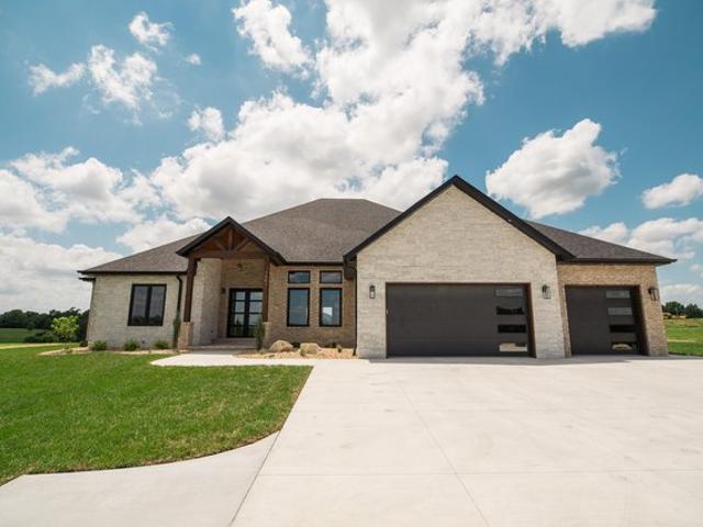 1551 S Millridge Ct, Nixa, MO 65714