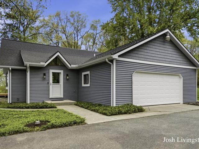 1551 Sargent Ave SE, Ada, MI 49301
