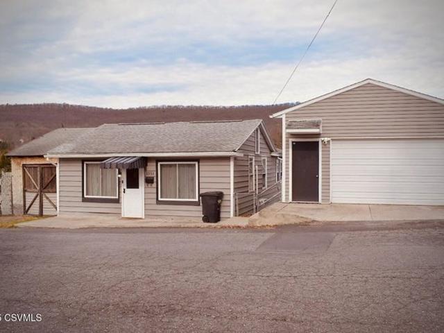 1551 W Holly St, Coal Township, PA 17866