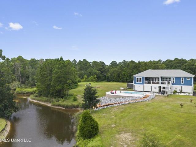 15520 Needle St, Biloxi, MS 39532