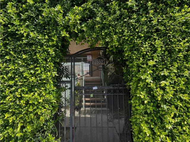 15527 Parthenia St, Unit 4, North Hills, CA 91343 | MLS #SR26079 | Compass
